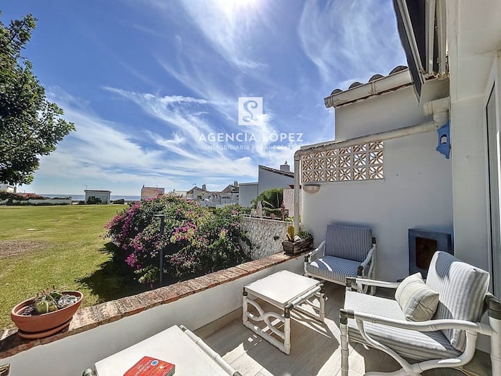 Home By The Sea - Casares
