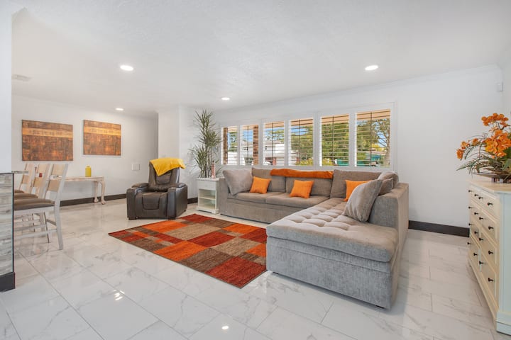 Centrally Located W Pool - Daytona Beach, FL