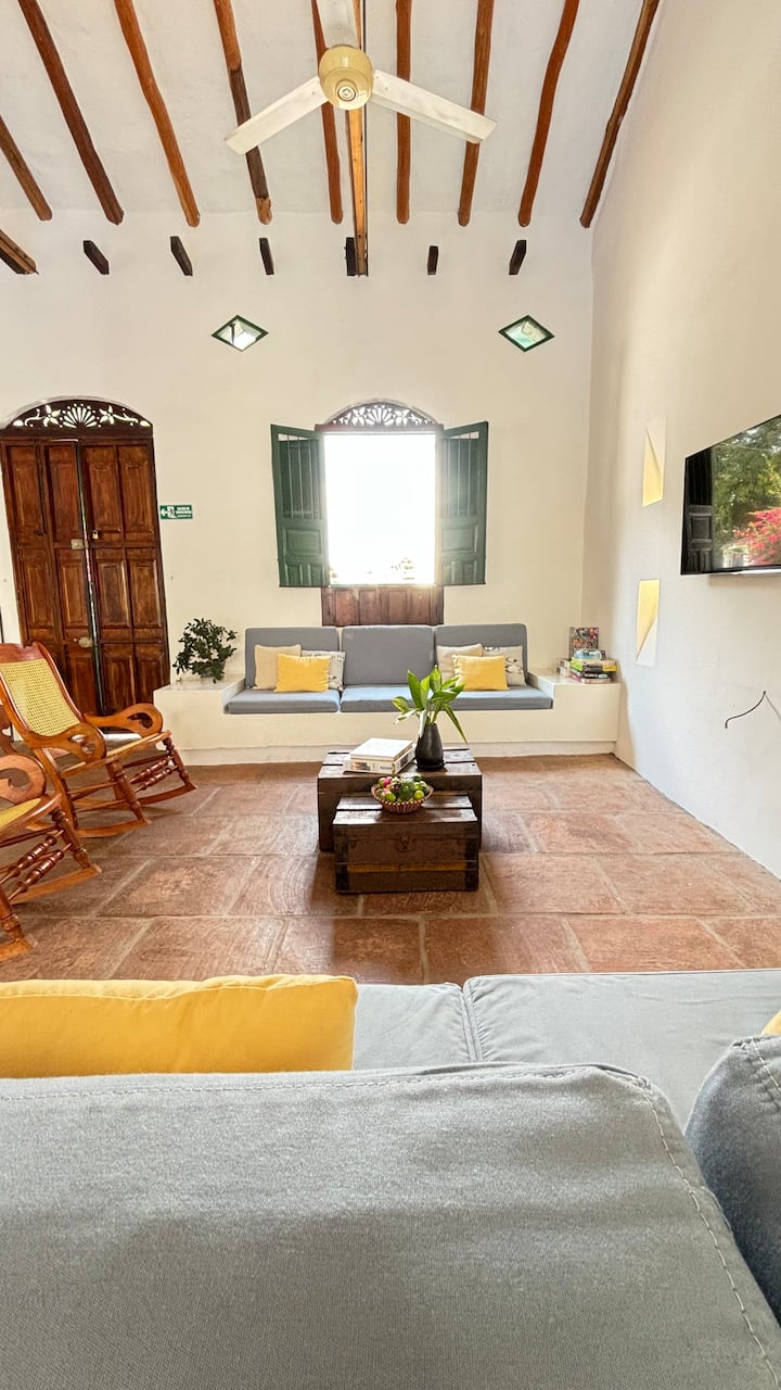 Central Inimaginable Private Bedroom & Breakfast - Honda
