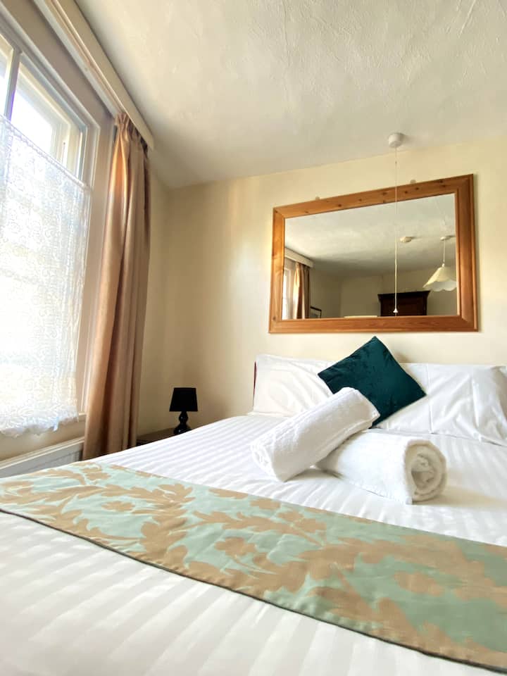 Standard Double Room With Breakfast - カンタベリー