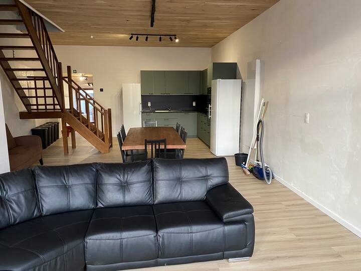 Appartement - 8 P - 4 Slaapkamers - Groot Terras - Lokeren