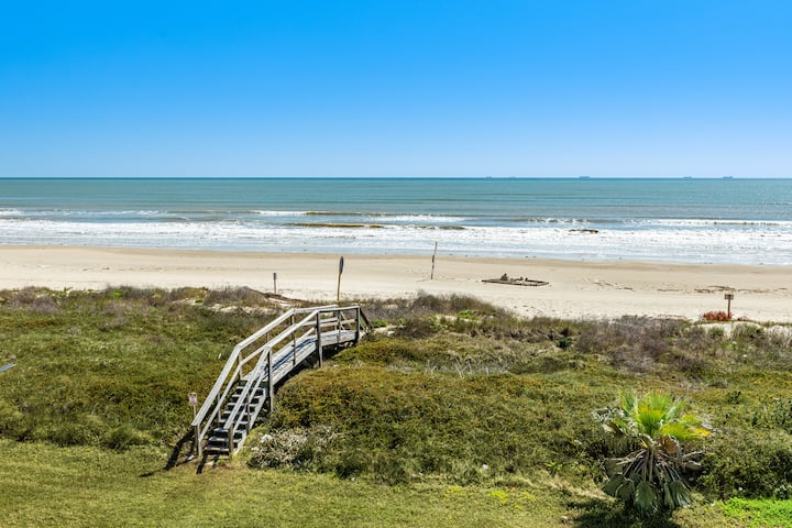 Beachfront, Family/pet Friendly. - Surfside Beach, TX