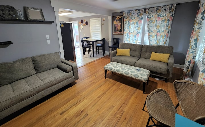 Charming House On Levee - Kenner, LA