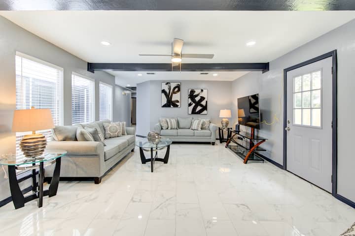 Beautifully Renovated15min To Galleria, Downtown - Houston, TX