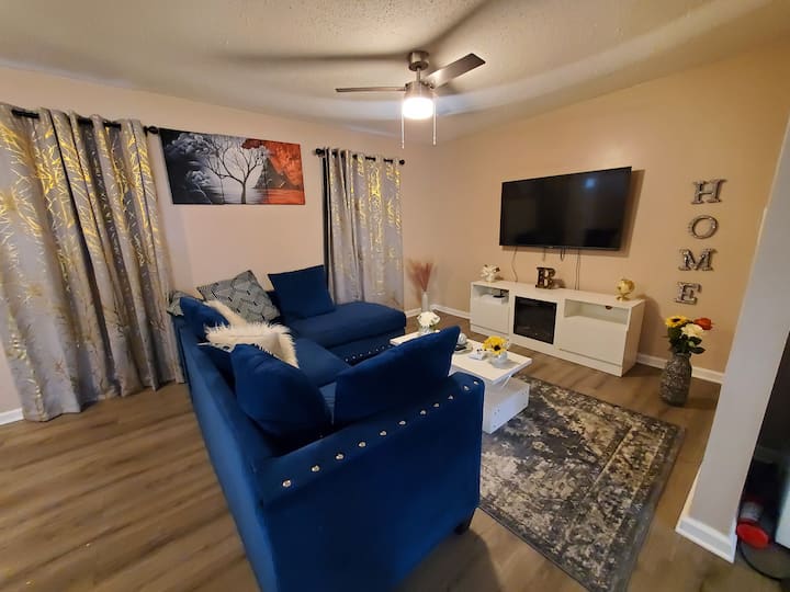 Nice Bedroom W/private Bathroom - Griffin, GA
