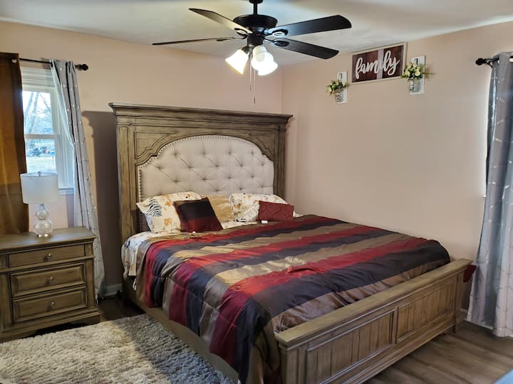 Nice Bedroom W/private Bathroom - Griffin, GA