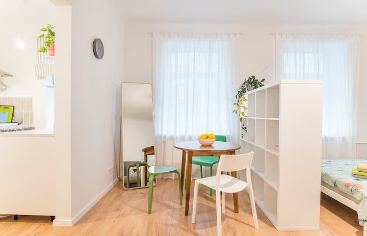 White Studio In The Heart Of City Center Near Park - リガ