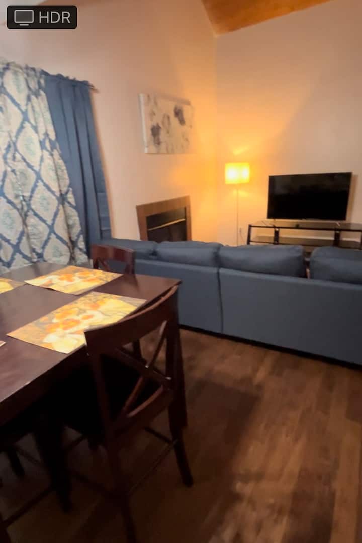Cute Comfy Condo - Porterville, CA
