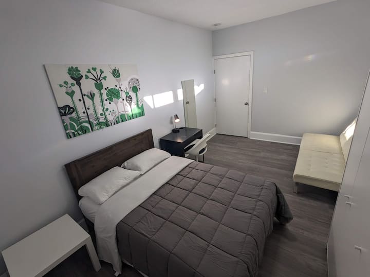 Spacious Bedroom Next To Assembly Sq P1 - Cambridge, MA