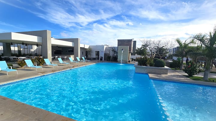 Casa En Privada: Alberca, A/c, Y Estacionamiento - メキシコ ラパス