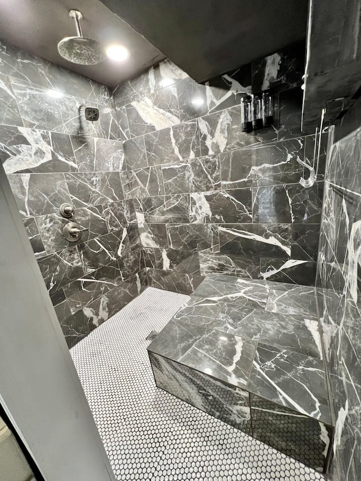 Designer Shower/airport/coliseum/hospital - Alexandria, LA