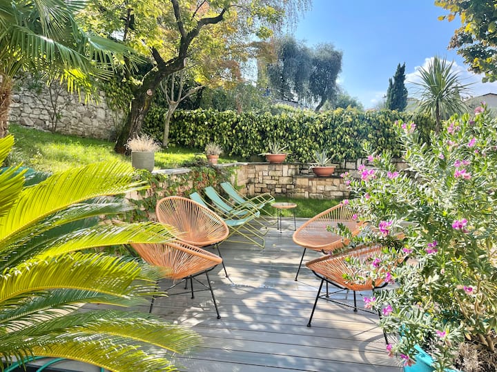 Grande Appartamento In Centro Paese Con Vista Lago - Lake Garda