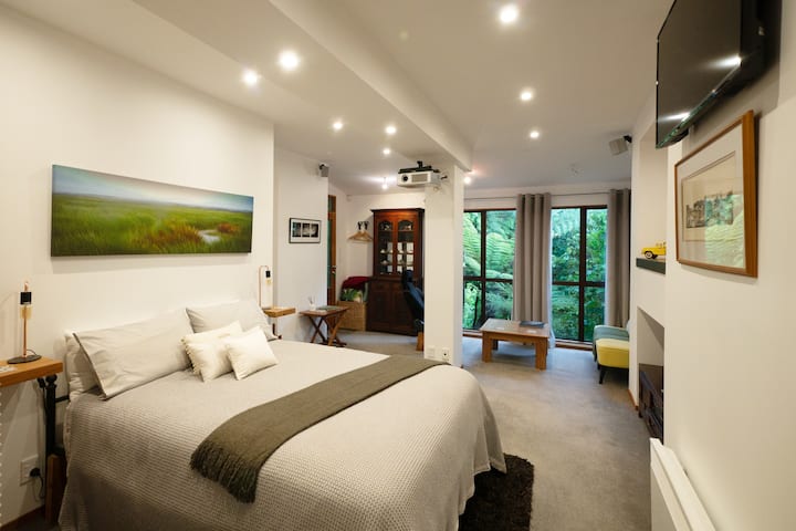 Punga Hideaway, Plimmerton. - Porirua