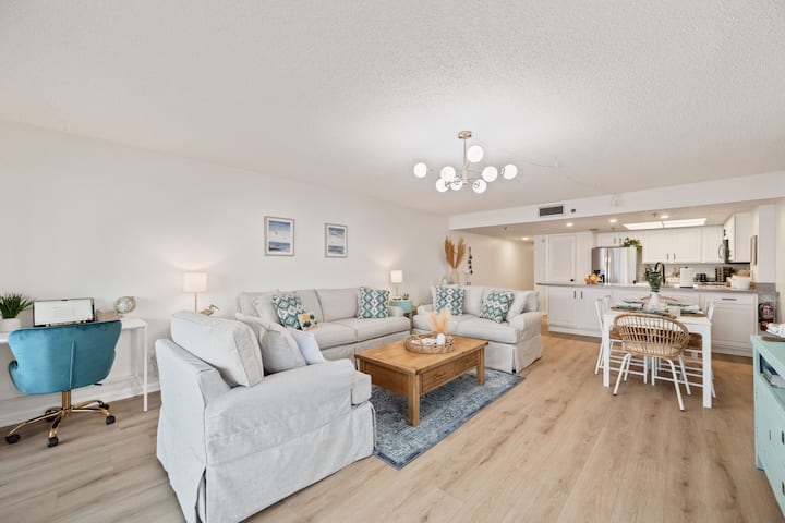 Sunny Gulf View Condo - Indian Shores, FL