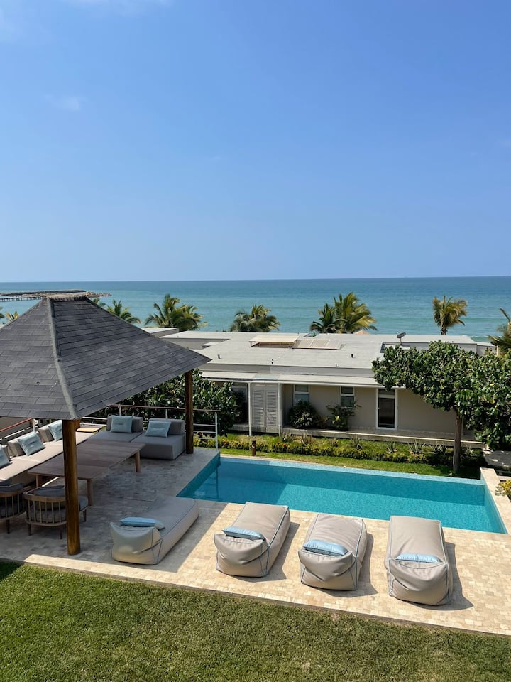 Lujosa Casa De Playa En Cabo Merlín, Zorritos - Peru