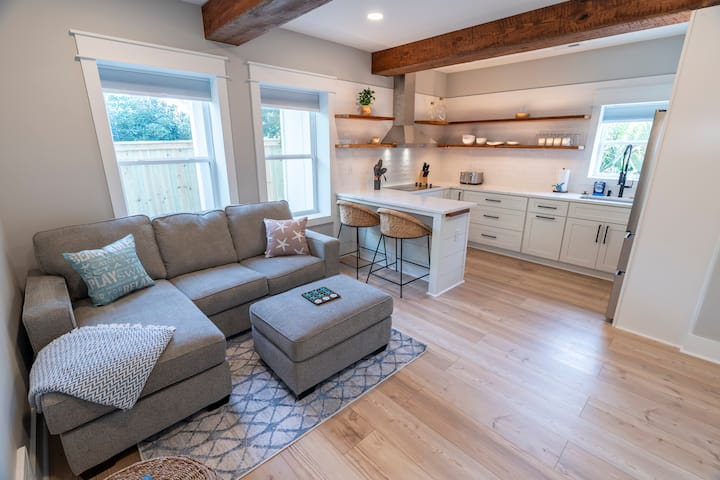 New Carolina Beach Retreat, Steps From The Beach - Carolina Beach, NC