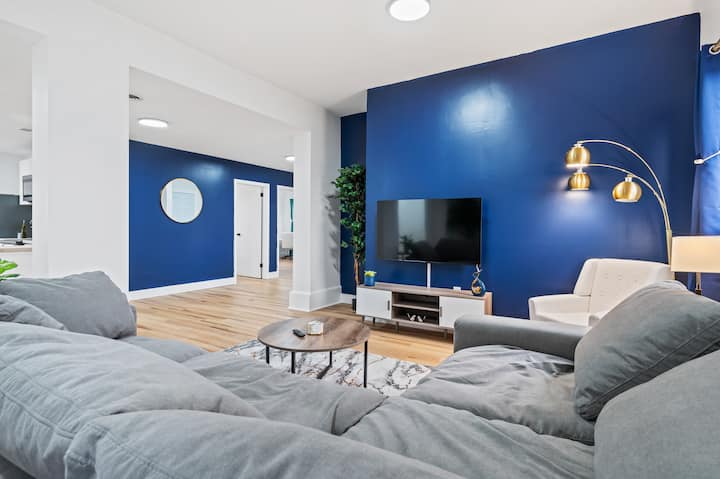 Stunning 3 Br Suite W/ Office! - Kangaroo, West Mifflin