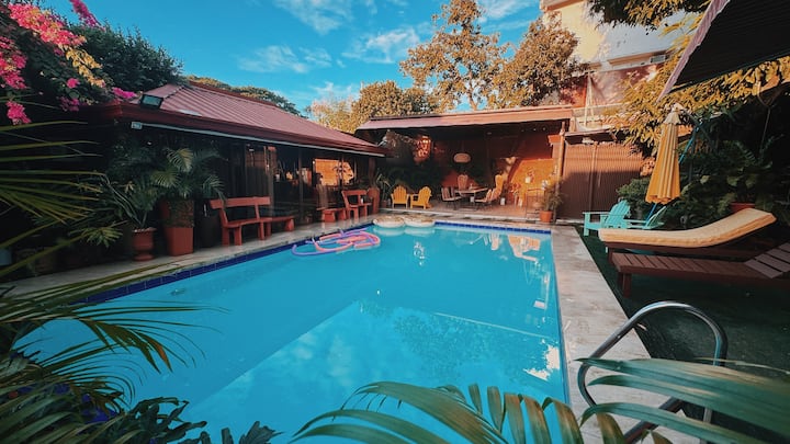 Bay Garden: Tropical Pool Villa - Houses for Rent in Parañaque, Metro ...