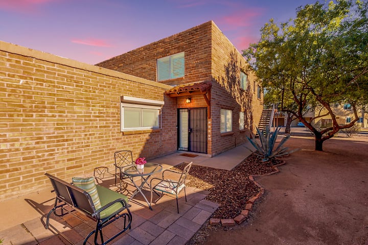 Alegria Corner: Cozy Condo W/ Pool & Views - Tucson, AZ