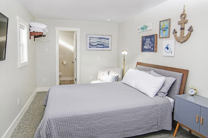 Studio Suite - Beulah, MI