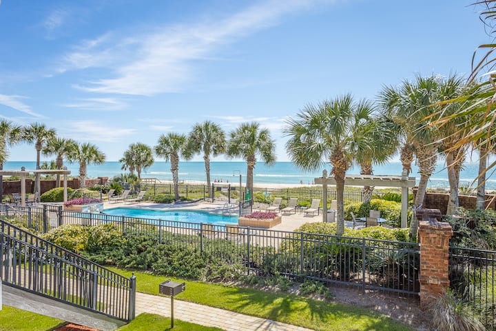 Beachfront With Pool - Apalachicola, FL
