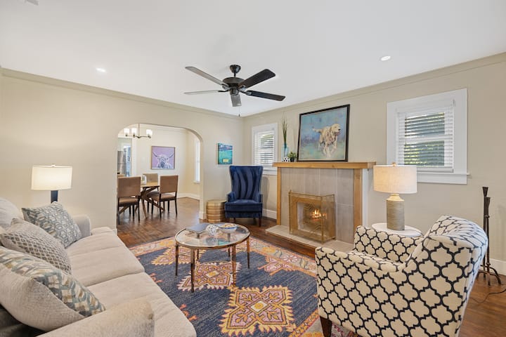 Cowtown Cozy Retreat - Saginaw, TX