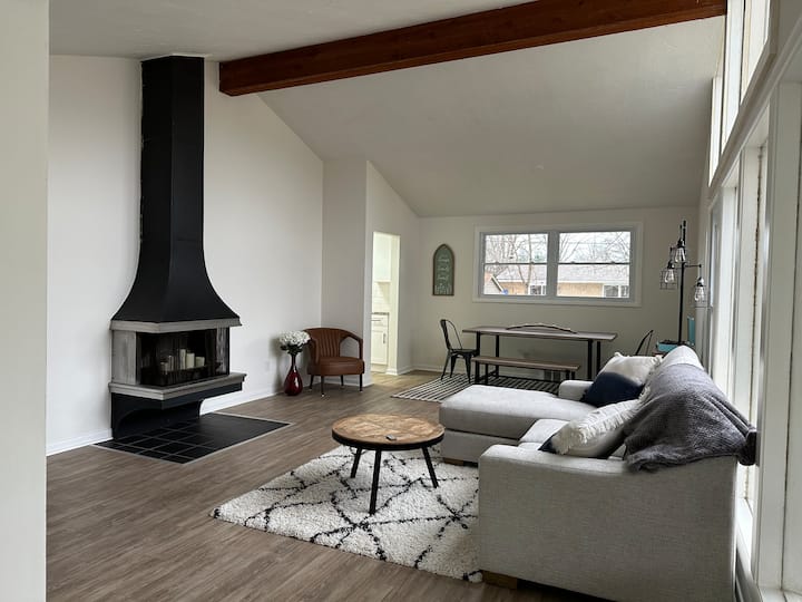 Beaming Mentor Bungalow - Mentor, OH