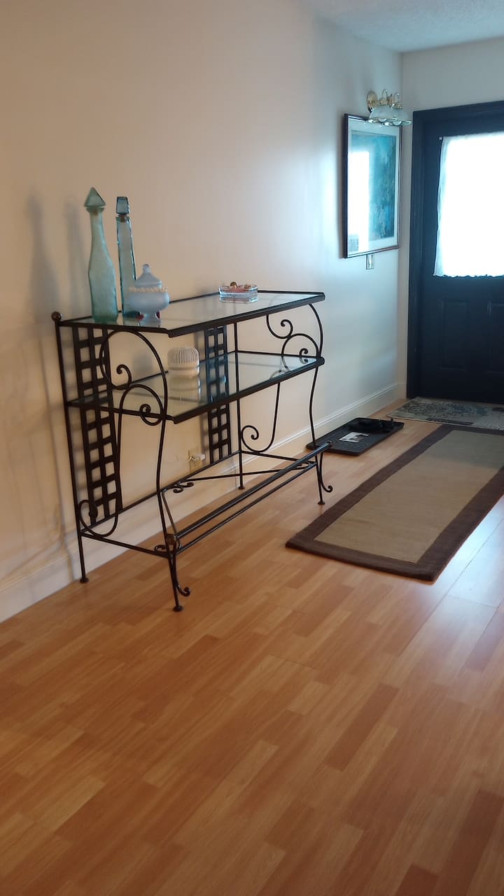 Home Away From Home/shared Kitchen & Laundry Host - 科勒爾斯普林斯
