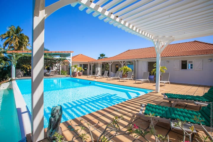Villa Anthea
5 Chambres Avec Piscine Et Vue Mer - マルティニーク