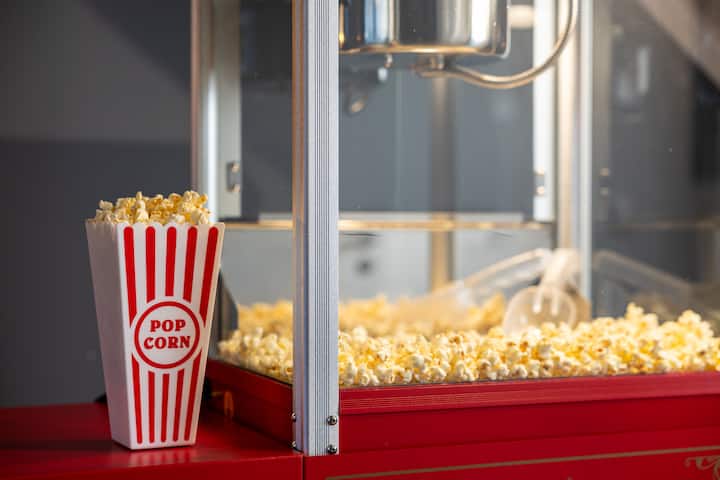 Exclusive Suite | 100inch Cinema & Popcorn-machine - Germany