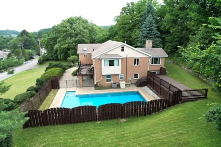 Pittsburgh Vacation Rentals with a Pool - Pennsylvania, United States ...