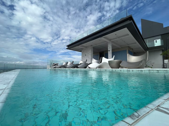 秘狗公寓芭提雅步行街海景公寓千禧大厦免费无边泳池/健身房/桑拿房01 - Pattaya City