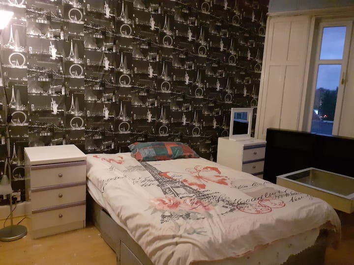 Cosy Flat Near Uws / Gla Airport - Paisley