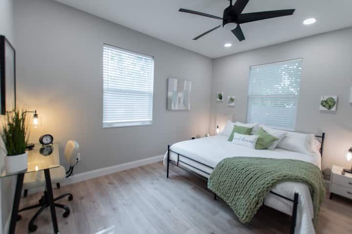 Private Suite For Rent - Kenwood Commons #3 - St. Petersburg, FL
