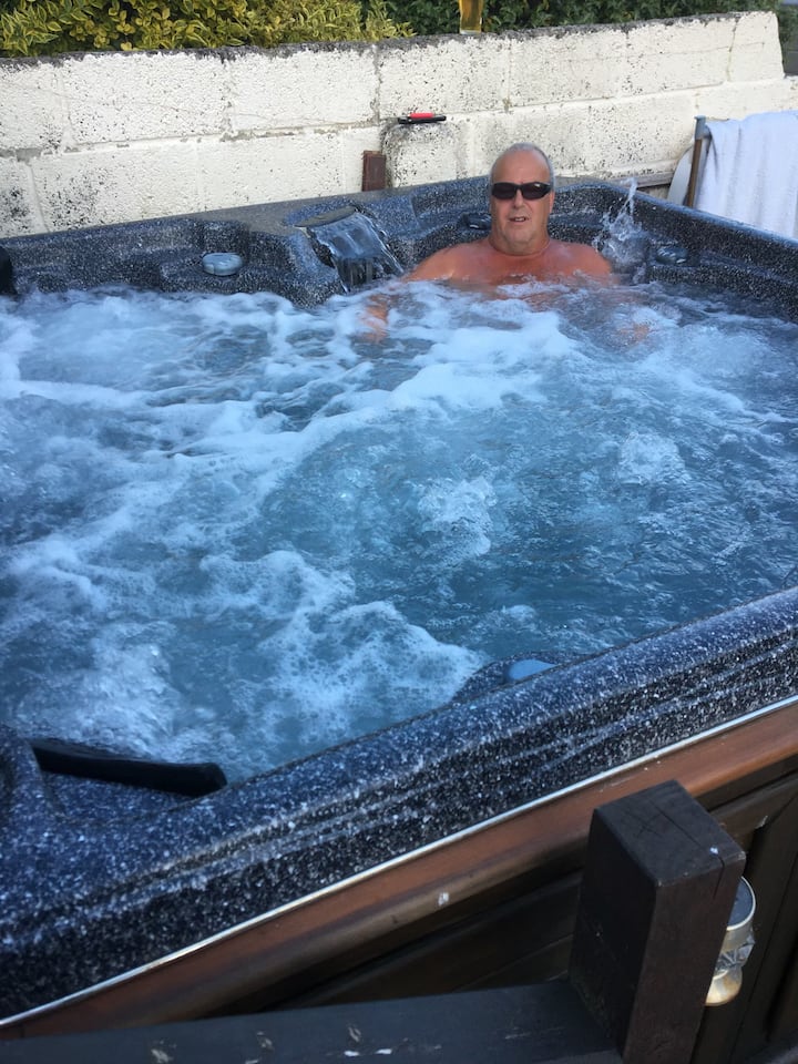 Period Property With Hot Tub - Weymouth, UK
