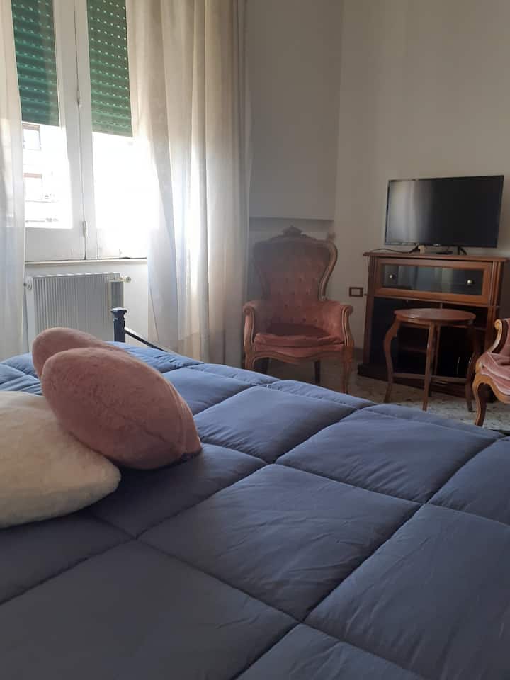 Camera Spaziosa B&b "A Casa Di Adele" A Caserta - Caserta
