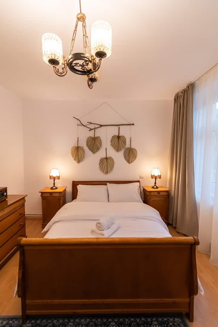 Radu's Traditional Apt. In The Heart Of Old Town - Brașov