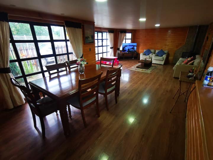 Se Arrienda
Casa Familiar. - Queilen
