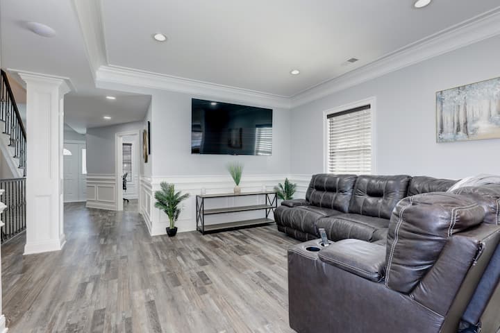 Spacious 5br Oasis | Near Baltimore, Dc & Metro - Largo, MD