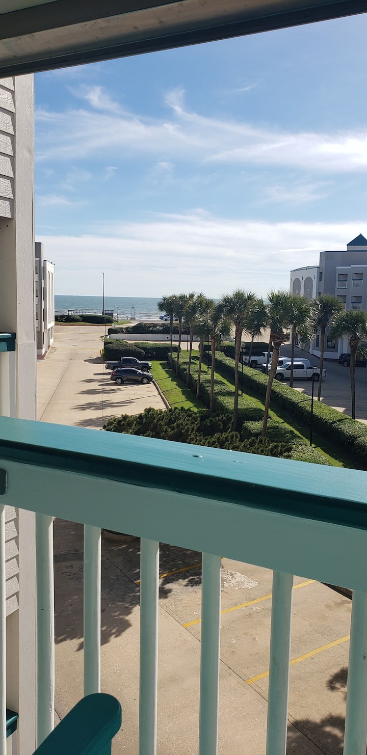 Cozy Beachfront Condo At Casa! - Galveston, TX