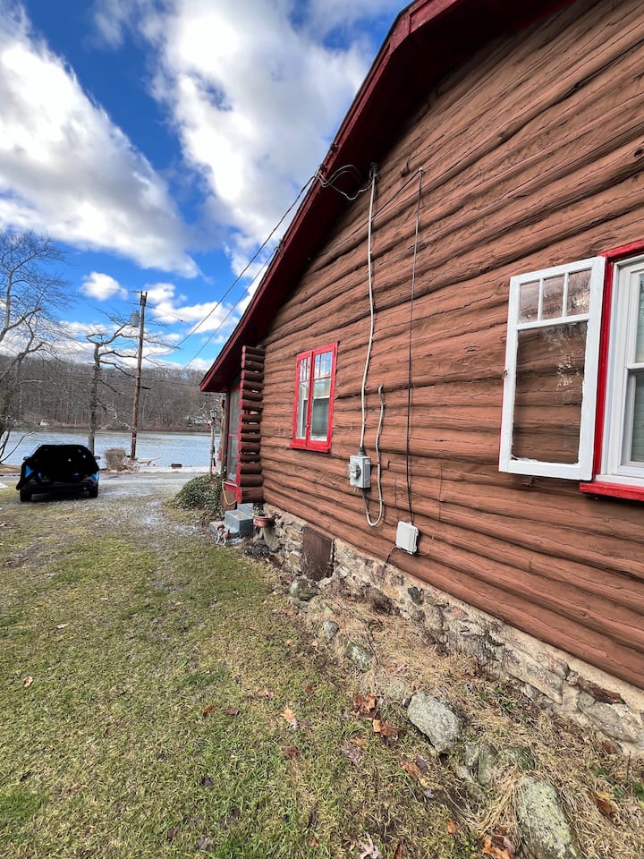 Pet Friendly Lake Front Cabin Extended Stay - Andover, NJ