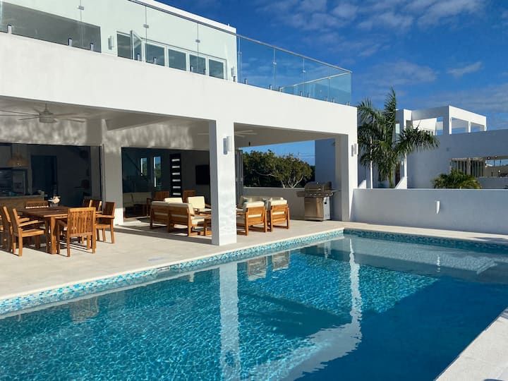 New Luxury Caribbean Villa With Private Pool - Turks and Caicos Islands