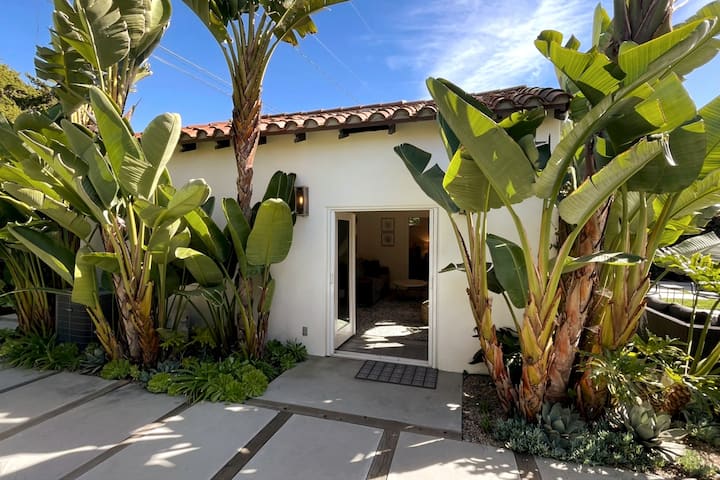 Light & Airy Villa-central Location-dog Friendly - 