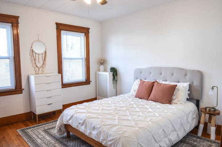 Shrewsbury St. Condo - Grafton, MA