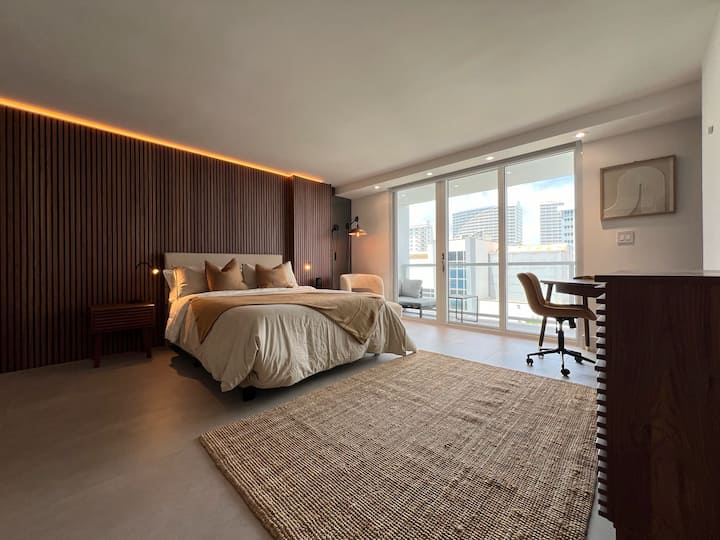 Oceanfront Luxury Apartment In Central Beach - 포트로더데일