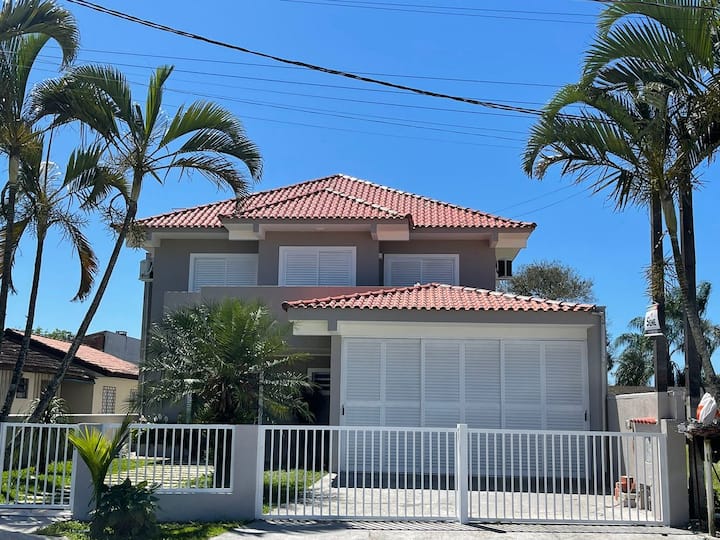 Imperdível Piscina+7qts C/arcond - Paranaguá