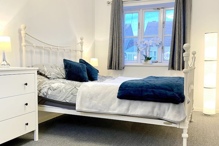 Spacious, Bright Double Room - Aylesbury