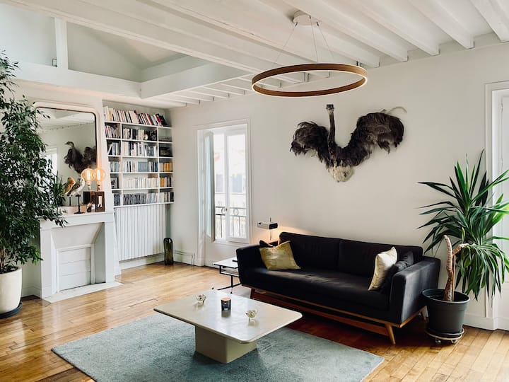 Nid D'autruche Typique Parisien Au Dernier éTage. - France