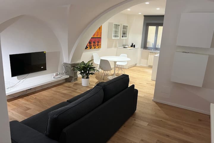 Left Bank - Florence