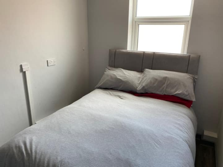 1 Bedroom 3 Beds Sleeps 4 In Anfield Liverpool - Liverpool